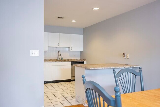 206 Shearwater Ct W Unit 44, Jersey City, NJ 07305 - Condo for Rent in ...