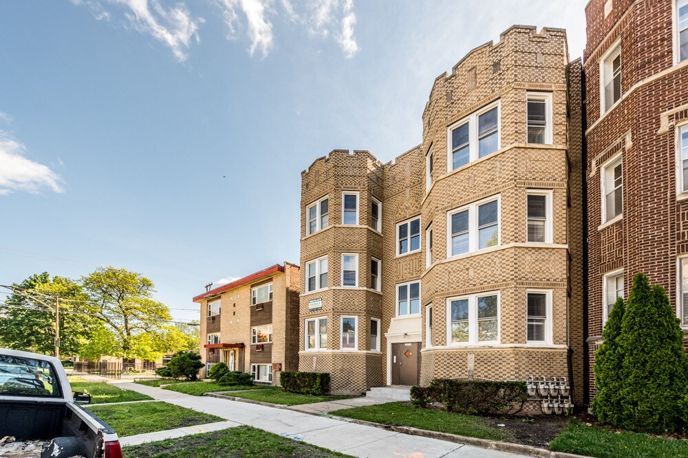 10719 S Calumet Ave - 10719 S Calumet Ave Chicago, IL 60628 ...