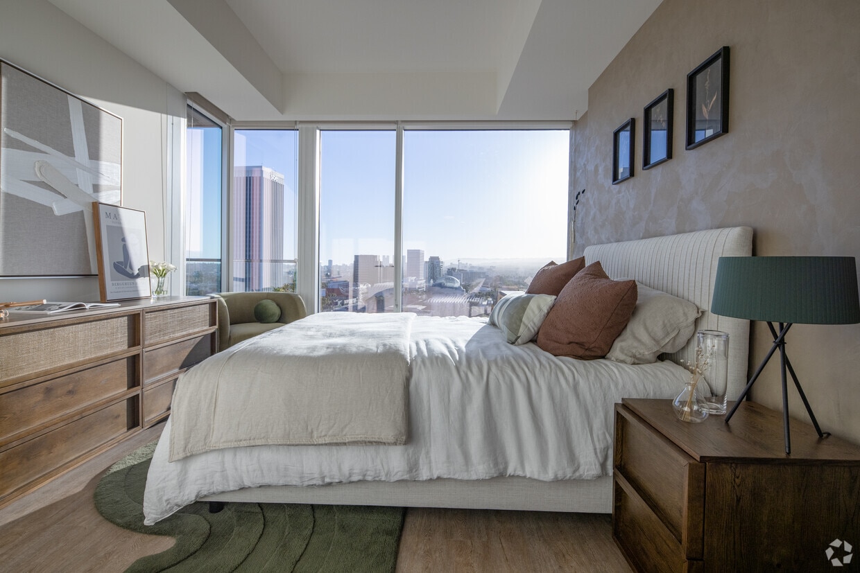 One Museum Square - Apartments in Los Angeles, CA | Westside Rentals