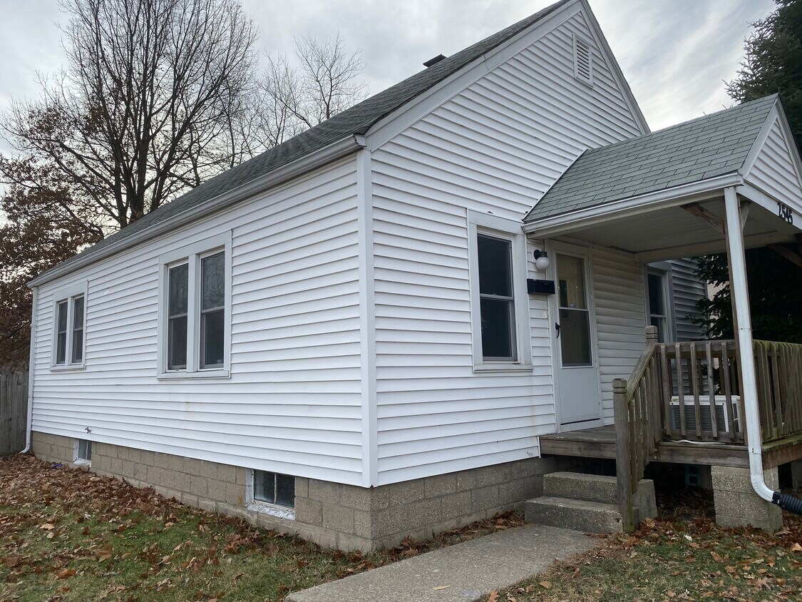 2545 E William St, Decatur, IL 62521 - House Rental in Decatur, IL ...