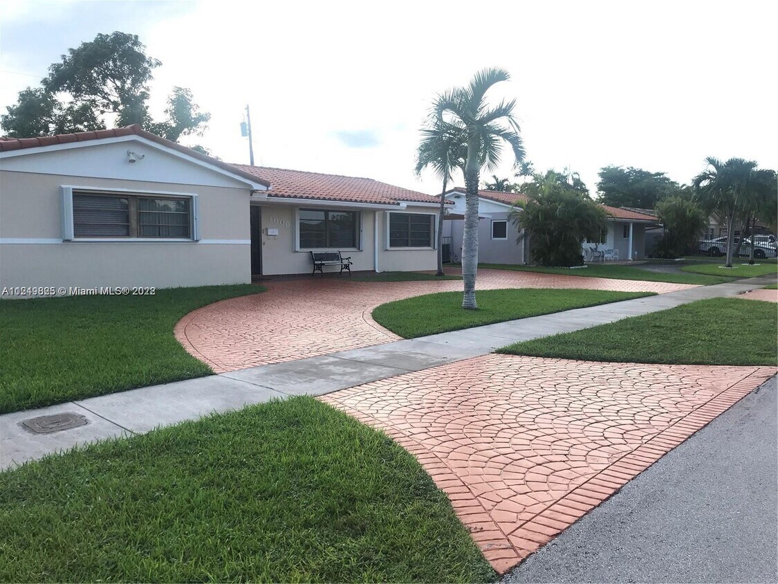 1000 SW 100th Ct, Miami, FL 33174 - House Rental in Miami, FL ...