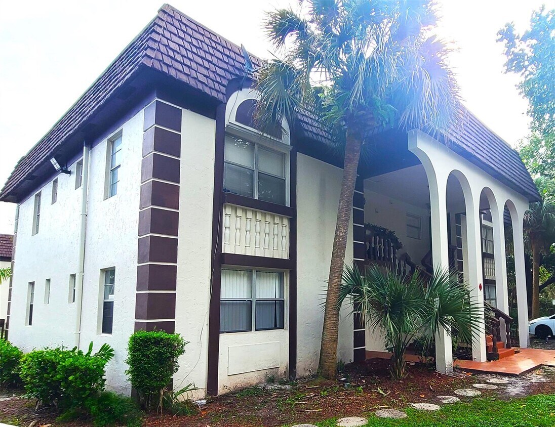 6185 NW 57th St Unit 101, Tamarac, FL 33319 - Condo for Rent in Tamarac, FL | Apartments.com