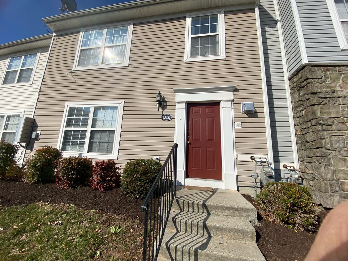 43585 Patching Pond Sq, Ashburn, VA 20147 - Townhome Rentals in Ashburn ...