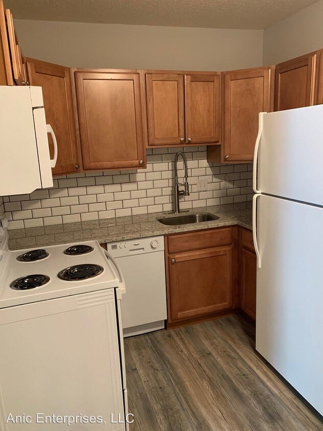 8717 Watson Rd Unit Apt. 25, Webster Groves, MO 63119 - Room for Rent ...