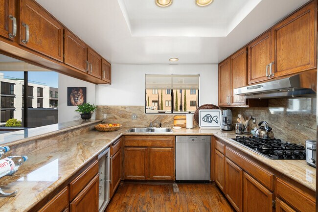 432 S Hamel Rd Unit Mansour, Los Angeles, CA 90048 - Condo for Rent in ...