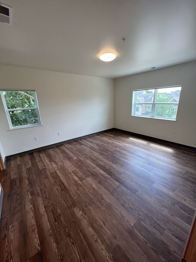 Apartments on Main - 410 East Main St Sun Prairie, WI | Apartments.com