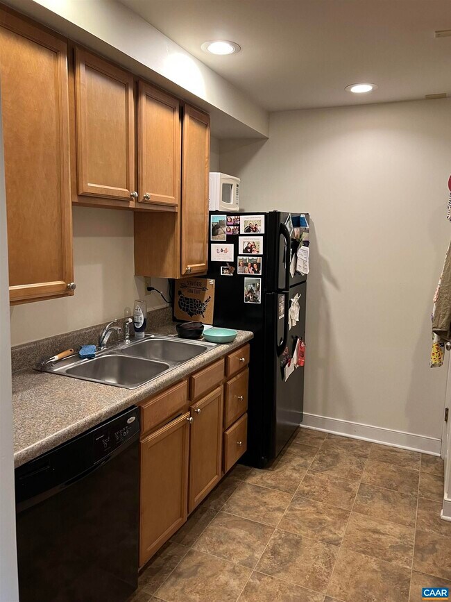 137 Green Turtle Ln Unit 1, Charlottesville, VA 22901 - Condo for Rent ...