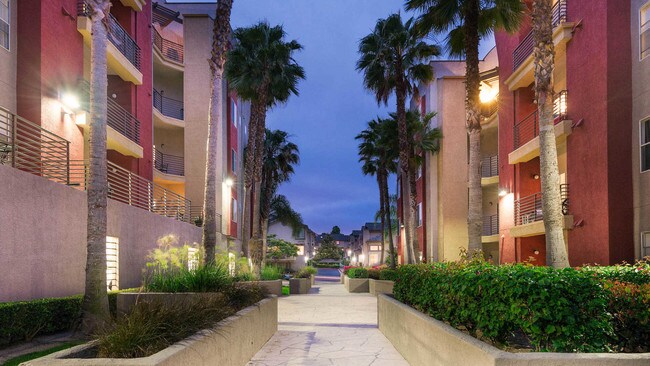 Del Mar Ridge Apartments - 12629 El Camino Real San Diego, CA ...