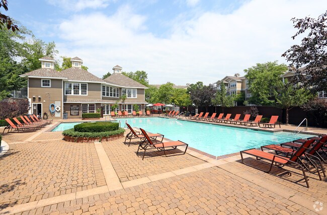 Steeplechase on Maple Apartments - Omaha, NE | Apartments.com