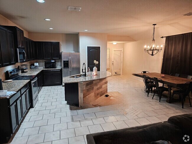 Solana Ridge Apartments for Rent with a Yard - San Antonio, TX ...