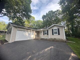 501 Mesita Rd, Fontana-on-Geneva Lake, WI 53125 - Room for Rent in ...