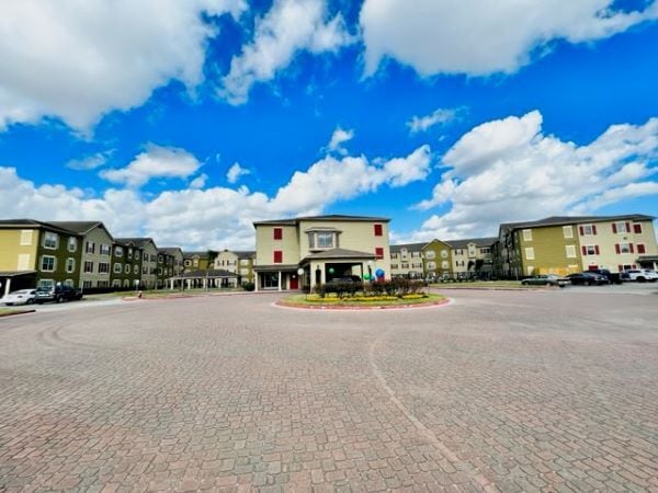 Big Bass Apartments - 9701 Market Street Rd Houston, TX 77029 ...