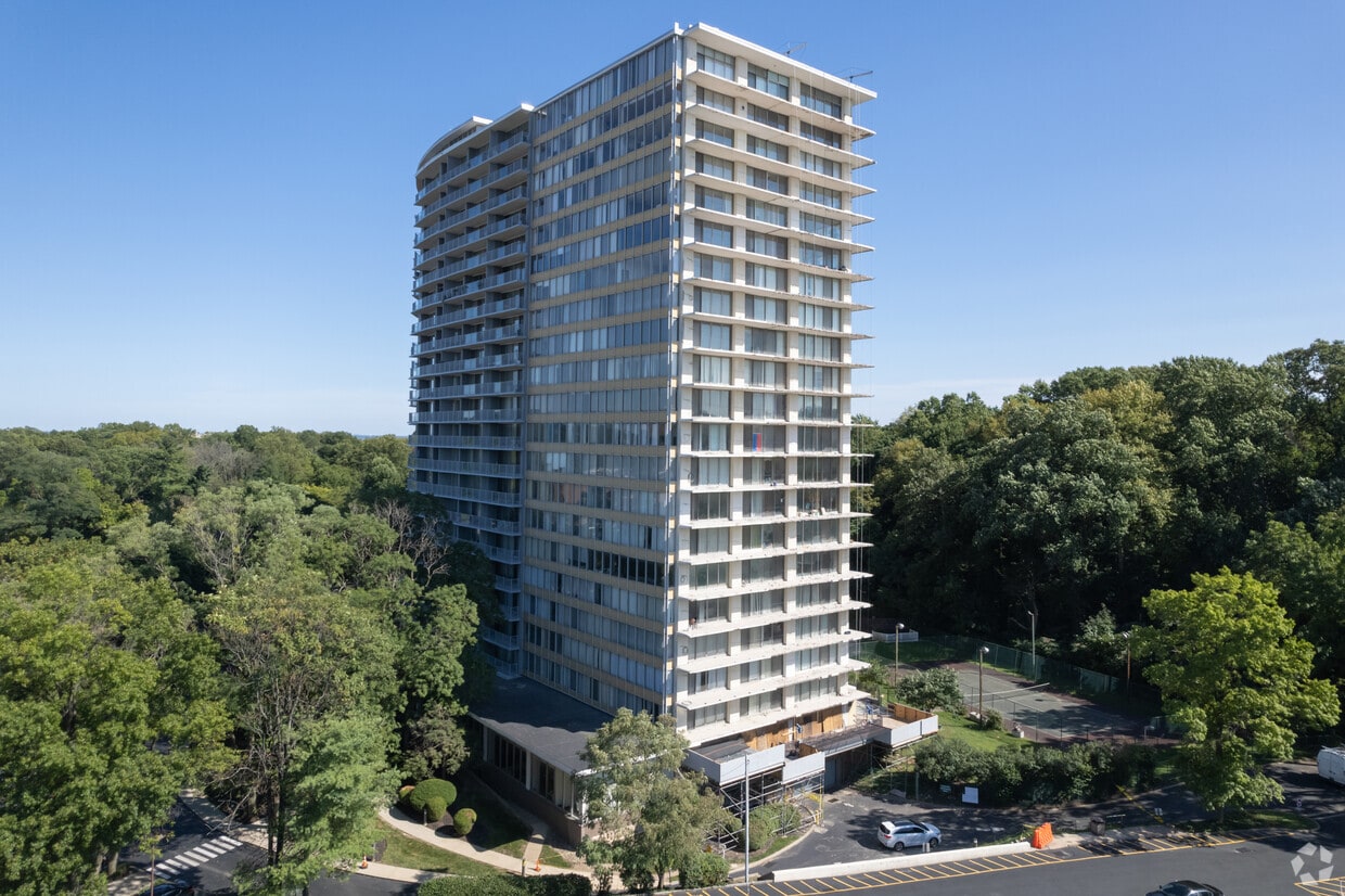 Park Plaza Condominium - 3900 Ford Rd Philadelphia, PA 19131 ...