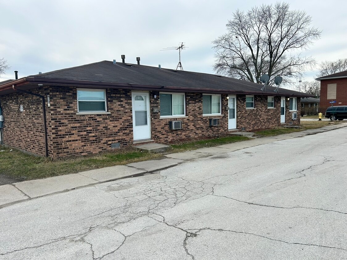 373 Greenbay Ave, Calumet City, IL 60409 - House Rental in Calumet City ...