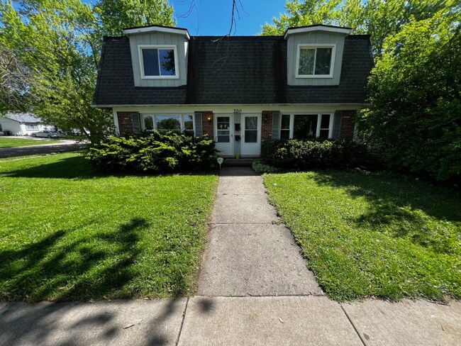 220 Dee Rd Unit A, North Aurora, IL 60542 | Apartments.com