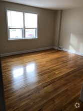 Canby Park Estates Historic District Apartments for Rent with a Yard ...