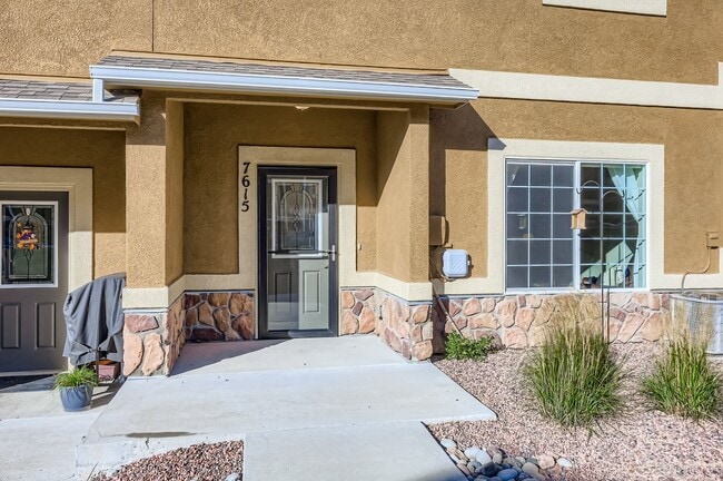 7615 Red Fir Pt, Colorado Springs, CO 80908 - House Rental in Colorado ...