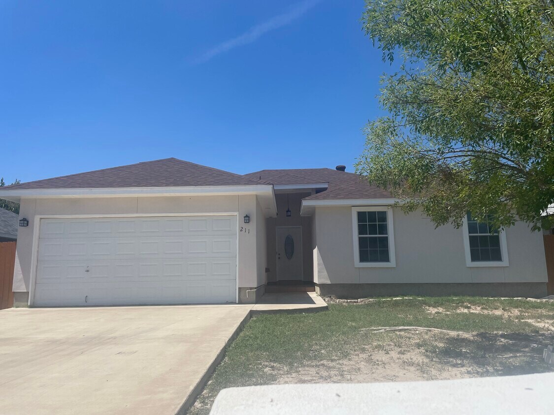 211 Alyssa Dr, Del Rio, TX 78840 - House Rental in Del Rio, TX ...