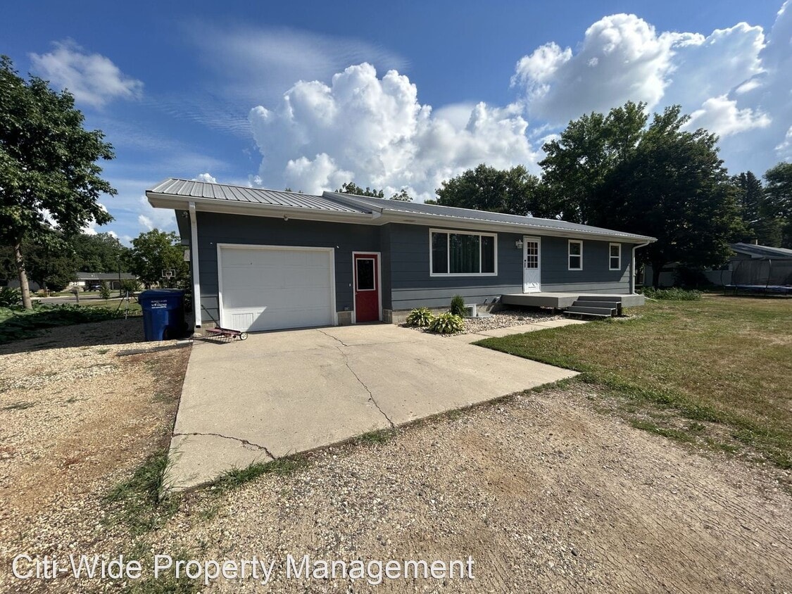 1607 3rd Ave NE, Watertown, SD 57201 - House Rental in Watertown, SD ...