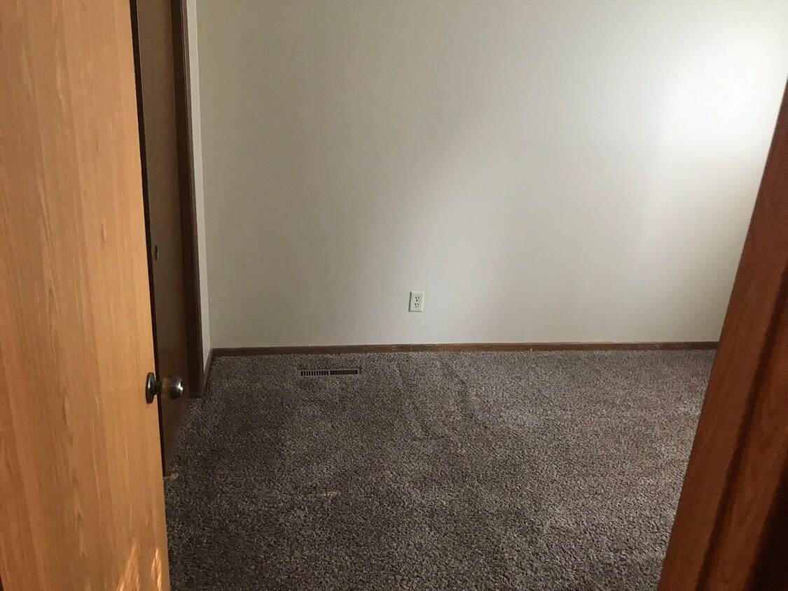 3222 Lincoln Way Unit #9, Ames, IA 50014 - Room for Rent in Ames, IA ...
