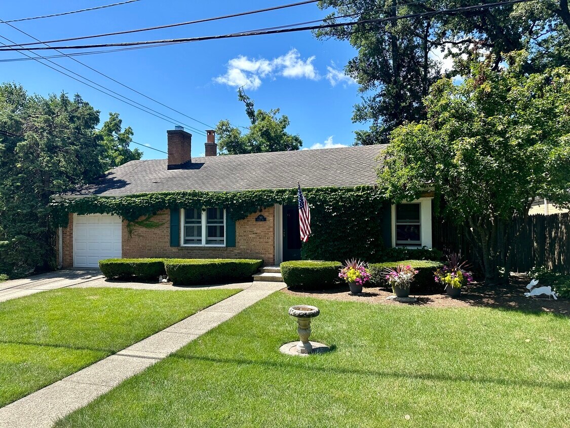 760 Summit Ave, Lake Forest, IL 60045 - House Rental in Lake Forest, IL ...