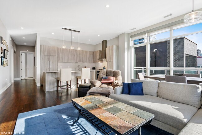 367 W Locust St Unit 302, Chicago, IL 60610 - Condo for Rent in Chicago ...