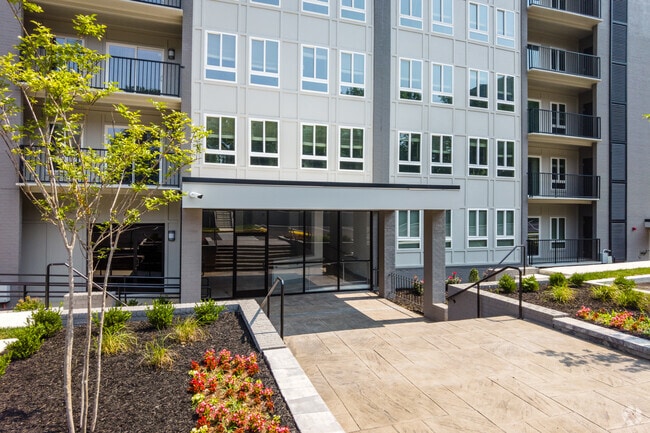 Verona at Naylor Metro Apartments - 3103-3107 Good Hope Ave Temple ...