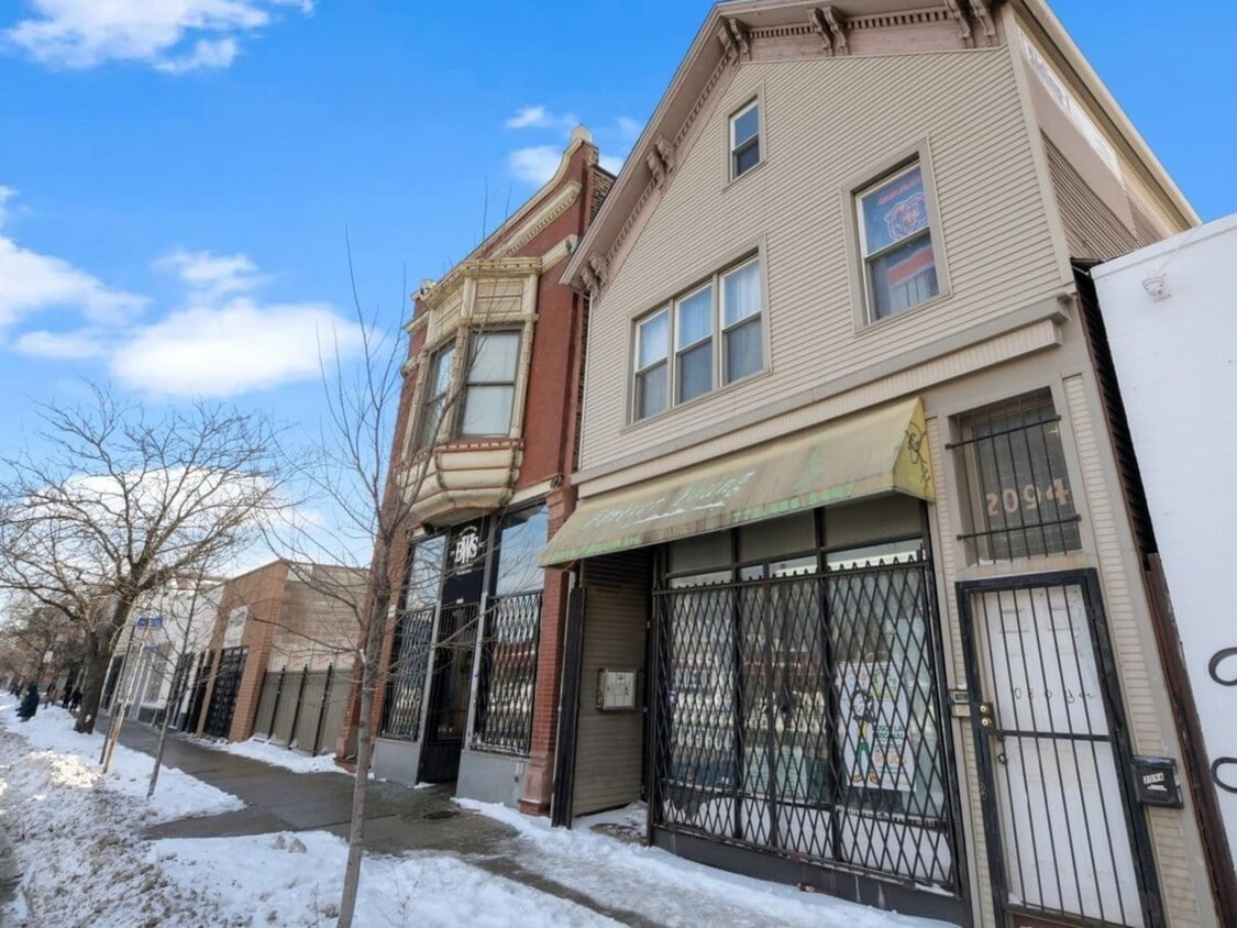 2094 N Milwaukee Ave, Chicago, IL 60647 - Townhome Rentals in Chicago ...
