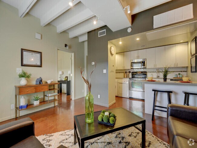 Central Austin Apartments for Rent with a Walk-In Closet - Austin, TX ...