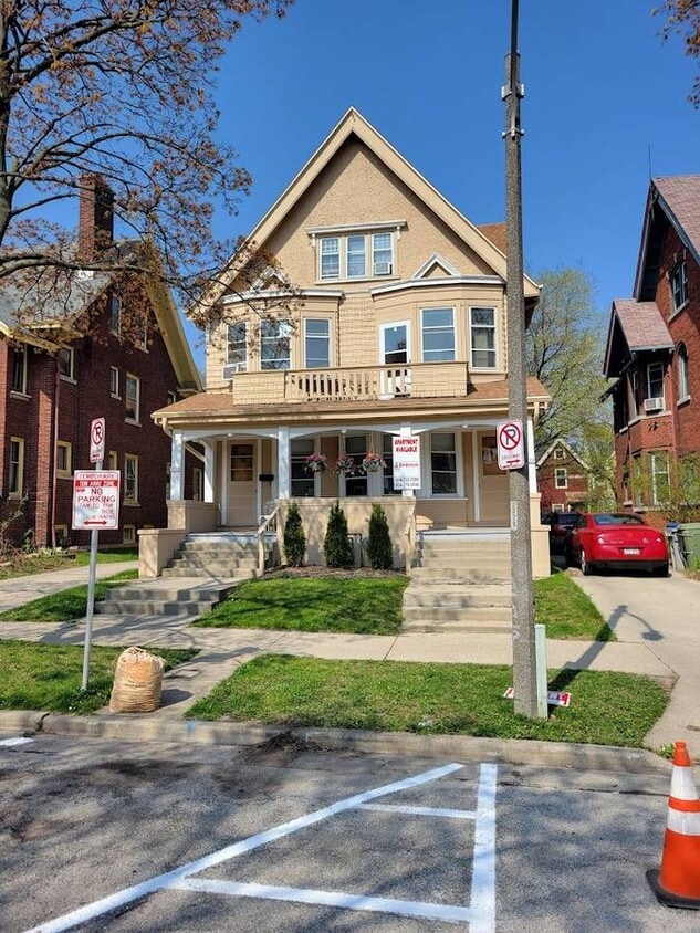 2529 N Cramer St Unit Upper 3 Bedroom, Milwaukee, WI 53211 - 2529 N ...