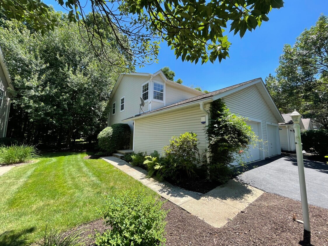 2899 Heatherwood Ct, Stow, OH 44224 - Townhome Rentals in Stow OH | Apartments.com