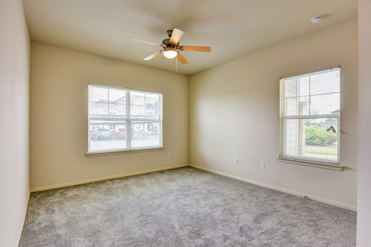 Shadow Ridge - 2300 Old Settlers Blvd Round Rock, TX 78665 | Apartments.com