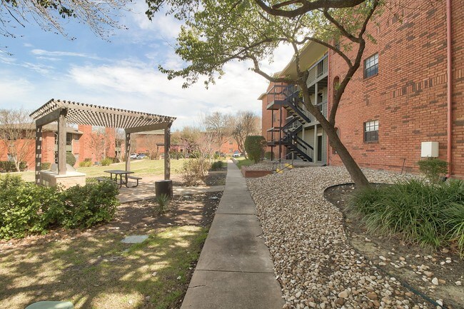Promontory Point Apartments Apartments - Austin, TX | Apartments.com
