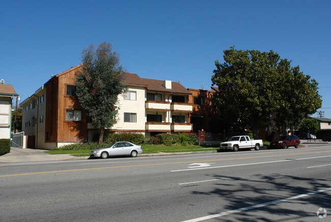 12207 Riverside Dr, Valley Village, CA 91607 Apartments - Valley ...