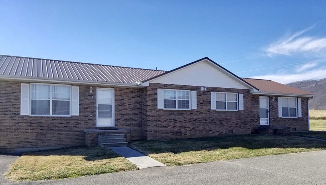 4403 General Carl W Stiner Hwy, Lafollette, TN 37766 - Condo for Rent ...