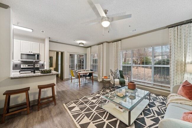 Apartments for Rent with a Walk-In Closet in Olde Raleigh, Raleigh ...