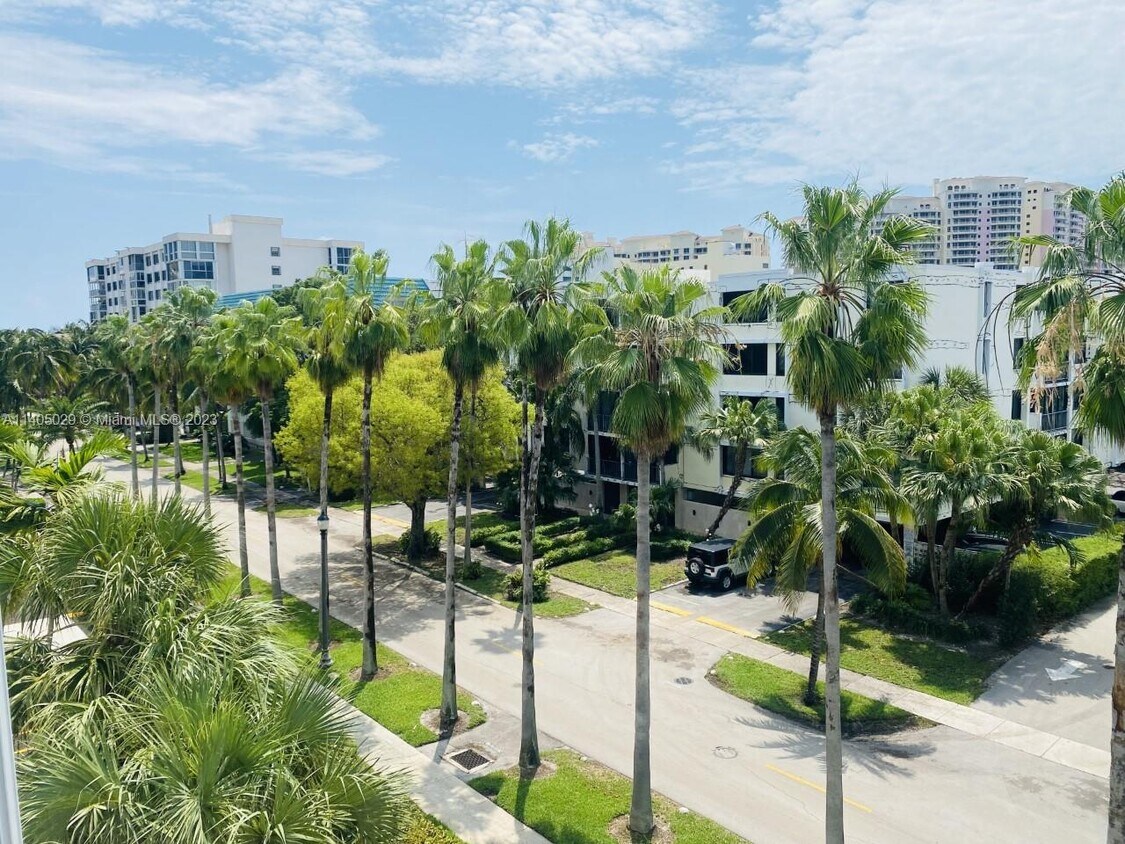 255 Galen Dr Unit 4L, Key Biscayne, FL 33149 - Condo for Rent in Key ...