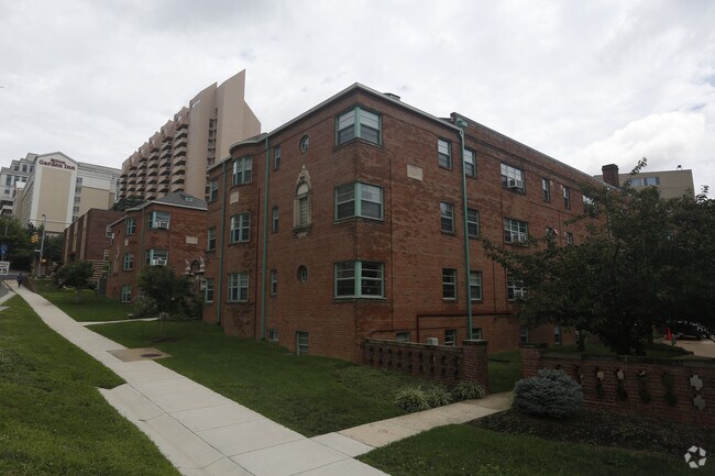 Wakefield Manor Apartments - Arlington, VA | Apartments.com