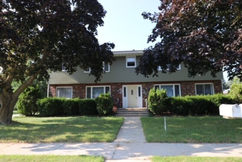 2922 39th St, Two Rivers, WI 54241 - Condo for Rent in Two Rivers, WI ...