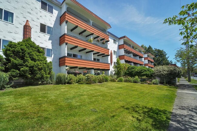 Monte Carlo Apartments Apartments - 1030 Pendergast St Victoria, BC ...