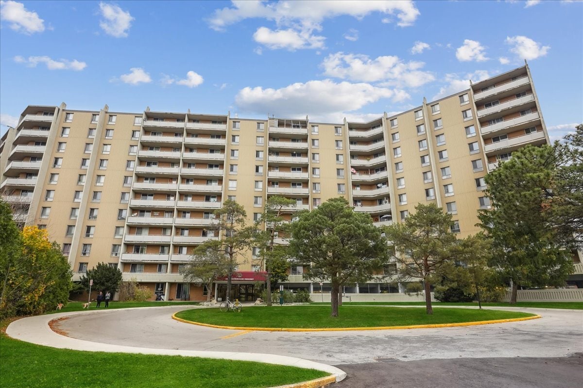 Highland Village Apartments - 400 Sandringham Cres London, ON ...
