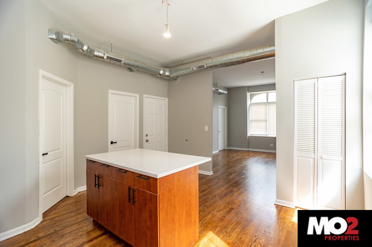 1452 N Bosworth Ave Unit 2F, Chicago, IL 60642 - Condo for Rent in ...