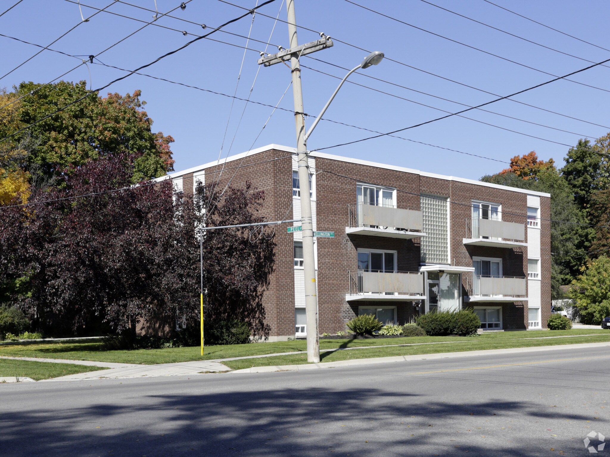 Ferguslie Park Apartments Apartments - 86 Wellington St Barrie, ON ...