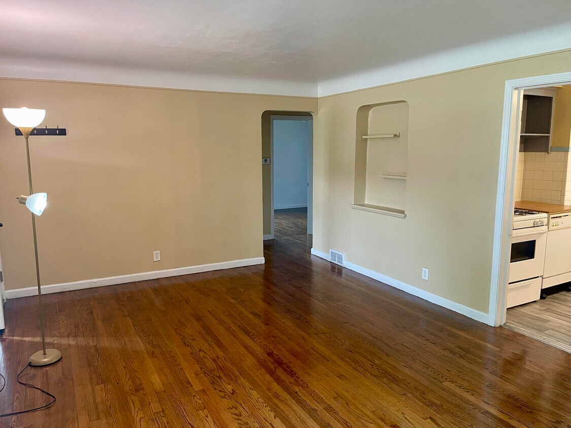 21521 Benjamin St, St Clair Shrs, MI 48081 - House Rental in St Clair ...