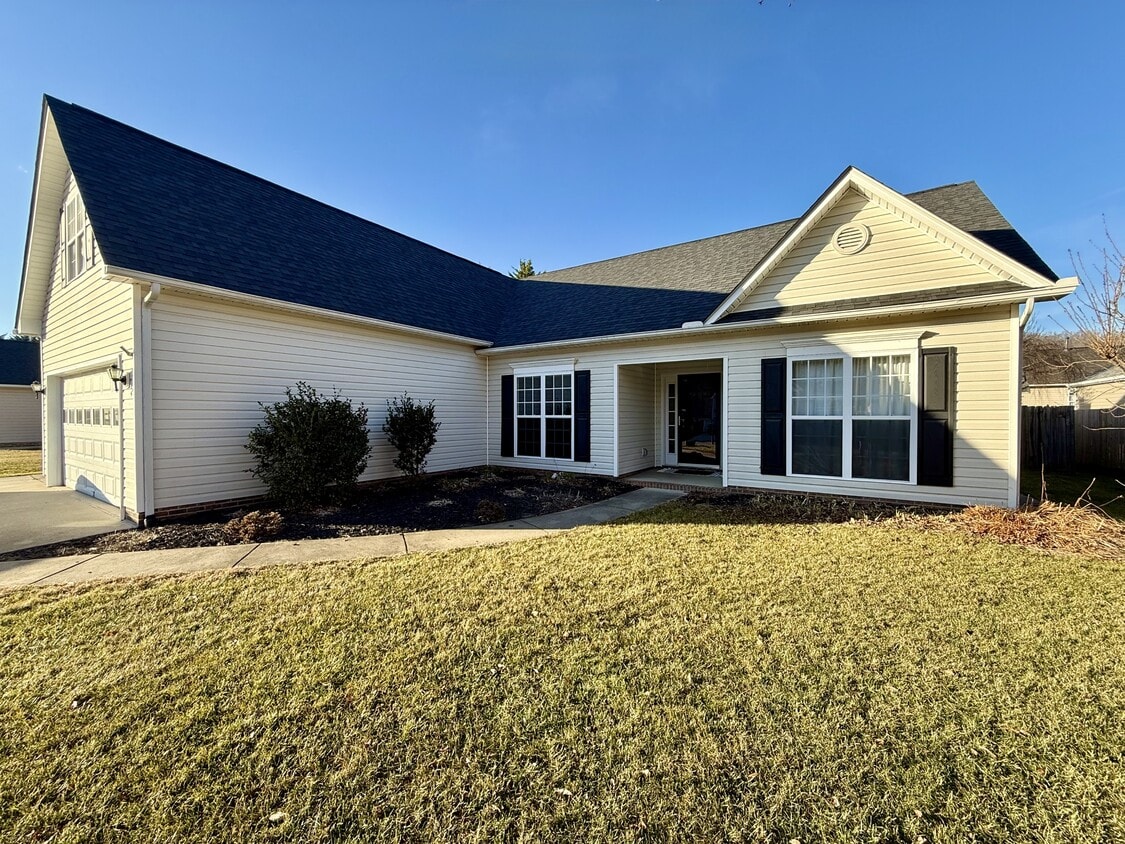 254 Meadow Pathway Dr, Fletcher, NC 28732 - House Rental in Fletcher ...