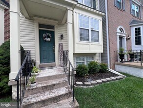 Linton Crest Apartments for Rent with Parking - Bristow, VA - Updated ...