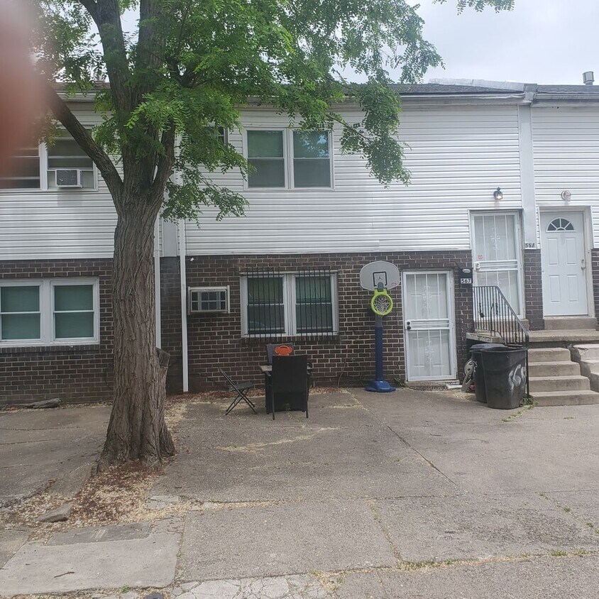 567 Allengrove St Unit 2nd Floor, Philadelphia, PA 19120 - Room for ...
