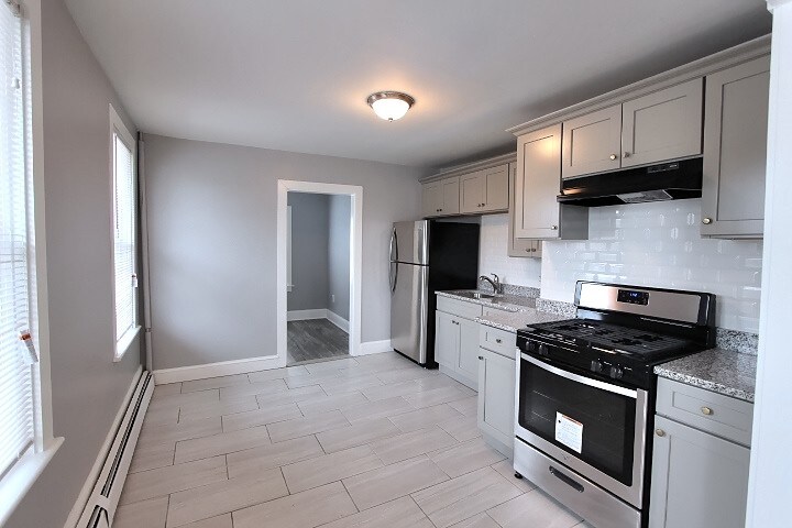 827 Main St Unit 2, Pawtucket, RI 02860 - Room for Rent in Pawtucket ...