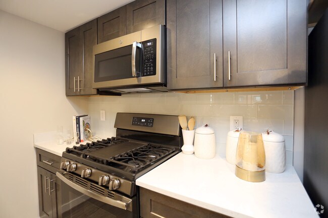 Courtland Towers Apartments - Arlington, VA | Apartments.com