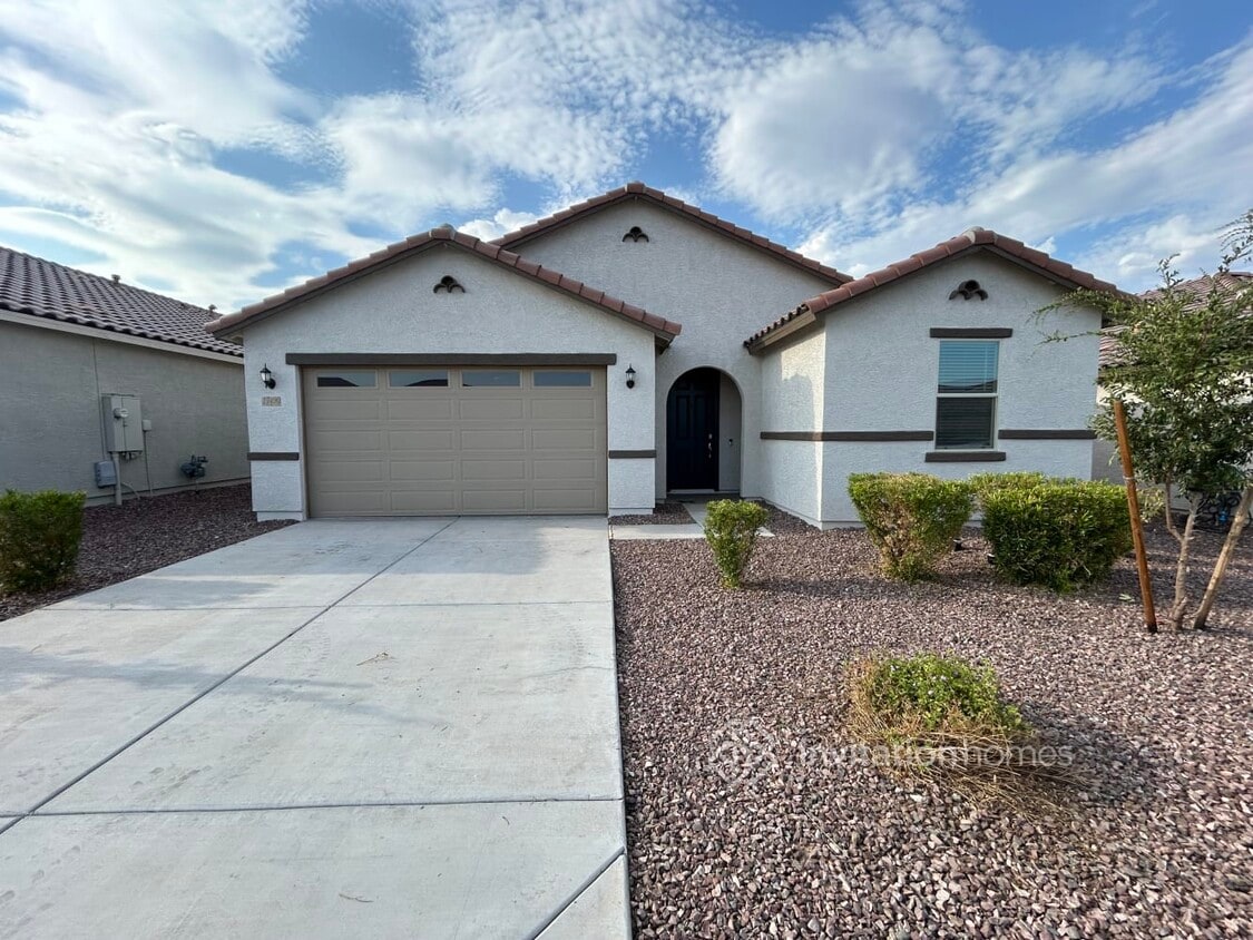 17490 W Molly Ln, Surprise, AZ 85387 | Apartments.com